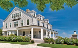 Traditional Coastal Cottage - Home Bunch Interior Design Ideas