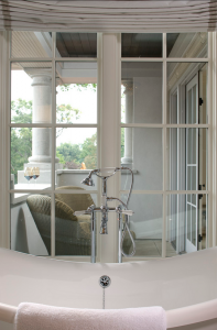 Classic Home - Home Bunch Interior Design Ideas