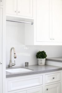 California Beach House with Modern Coastal Interiors - Home Bunch ...