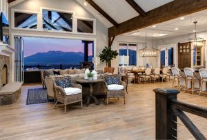 Timber Frame Home with Farmhouse-Inspired Interiors - Home Bunch ...