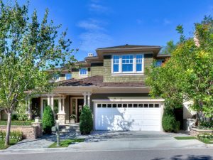 Shingle California Home Designed by Barclay Butera - Home Bunch ...