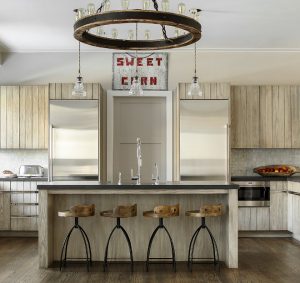 Modern Farmhouse Kitchen with Plank Cabinets - Home Bunch Interior ...
