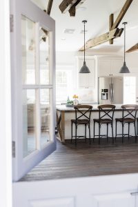 Rustic Modern Farmhouse - Home Bunch Interior Design Ideas