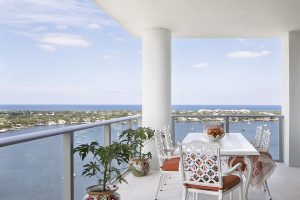 Florida Coastal Condo Interior Design - Home Bunch Interior Design Ideas