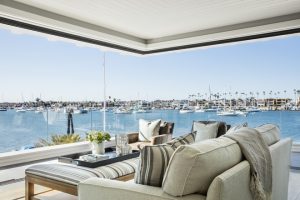 California Coastal Farmhouse Beach House - Home Bunch Interior Design Ideas