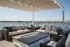 California Coastal Farmhouse Beach House - Home Bunch Interior Design Ideas