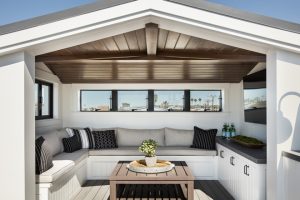 California Coastal Farmhouse Beach House - Home Bunch Interior Design Ideas