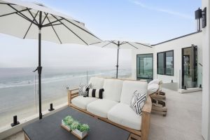 California Modern Beach House Tour - Home Bunch Interior Design Ideas