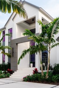 Naples, Florida Waterfront Home - Home Bunch Interior Design Ideas
