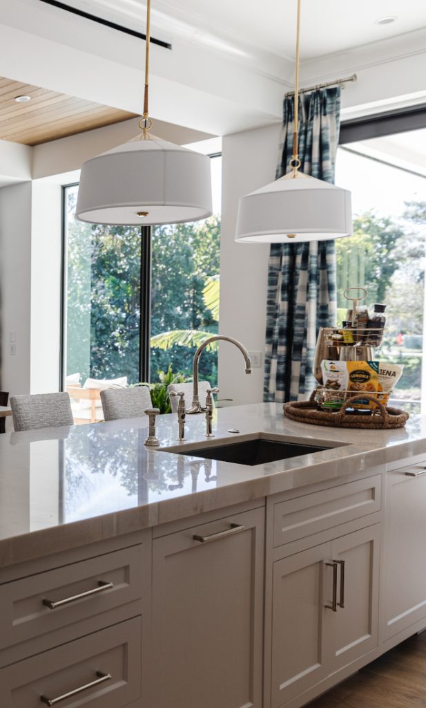 Luxurious Florida Home Tour - Home Bunch Interior Design Ideas