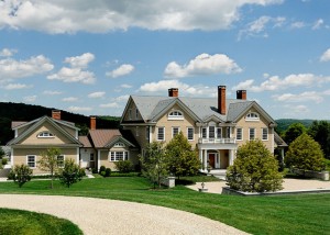 Classic Traditional Home - Home Bunch Interior Design Ideas