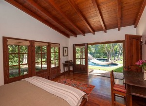 Robert Pattinson’s New House - Home Bunch Interior Design Ideas