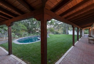 Robert Pattinson’s New House - Home Bunch Interior Design Ideas