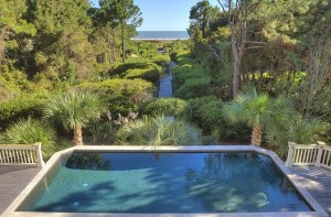 Shingle-Style Beach House - Home Bunch Interior Design Ideas