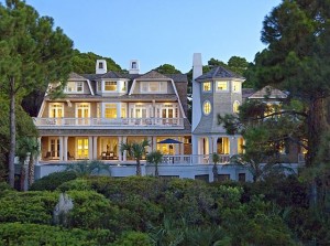 Shingle-Style Beach House - Home Bunch Interior Design Ideas